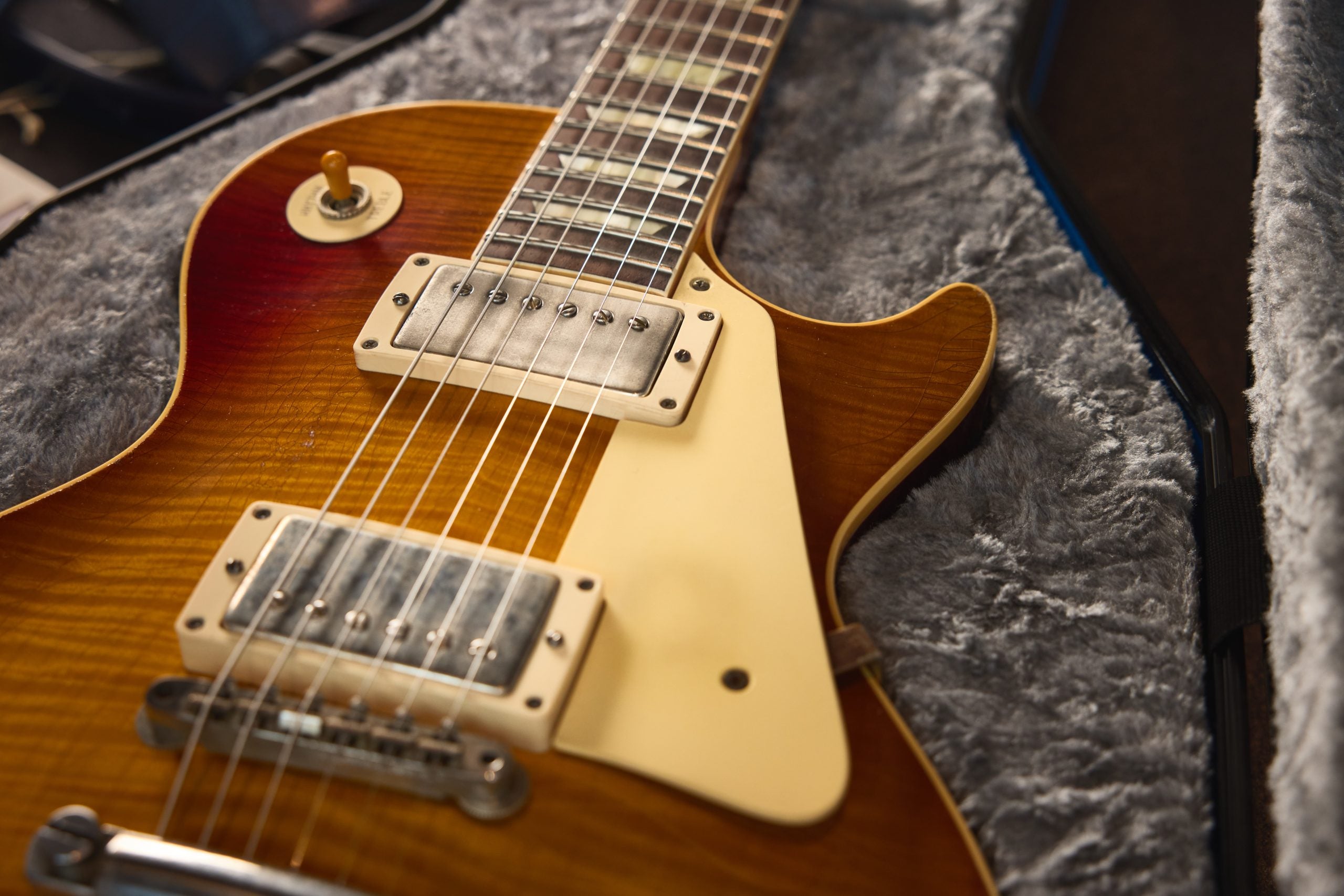 Gibson Custom reveals the Jason Isbell “Red Eye” 1959 Les Paul Standard ...