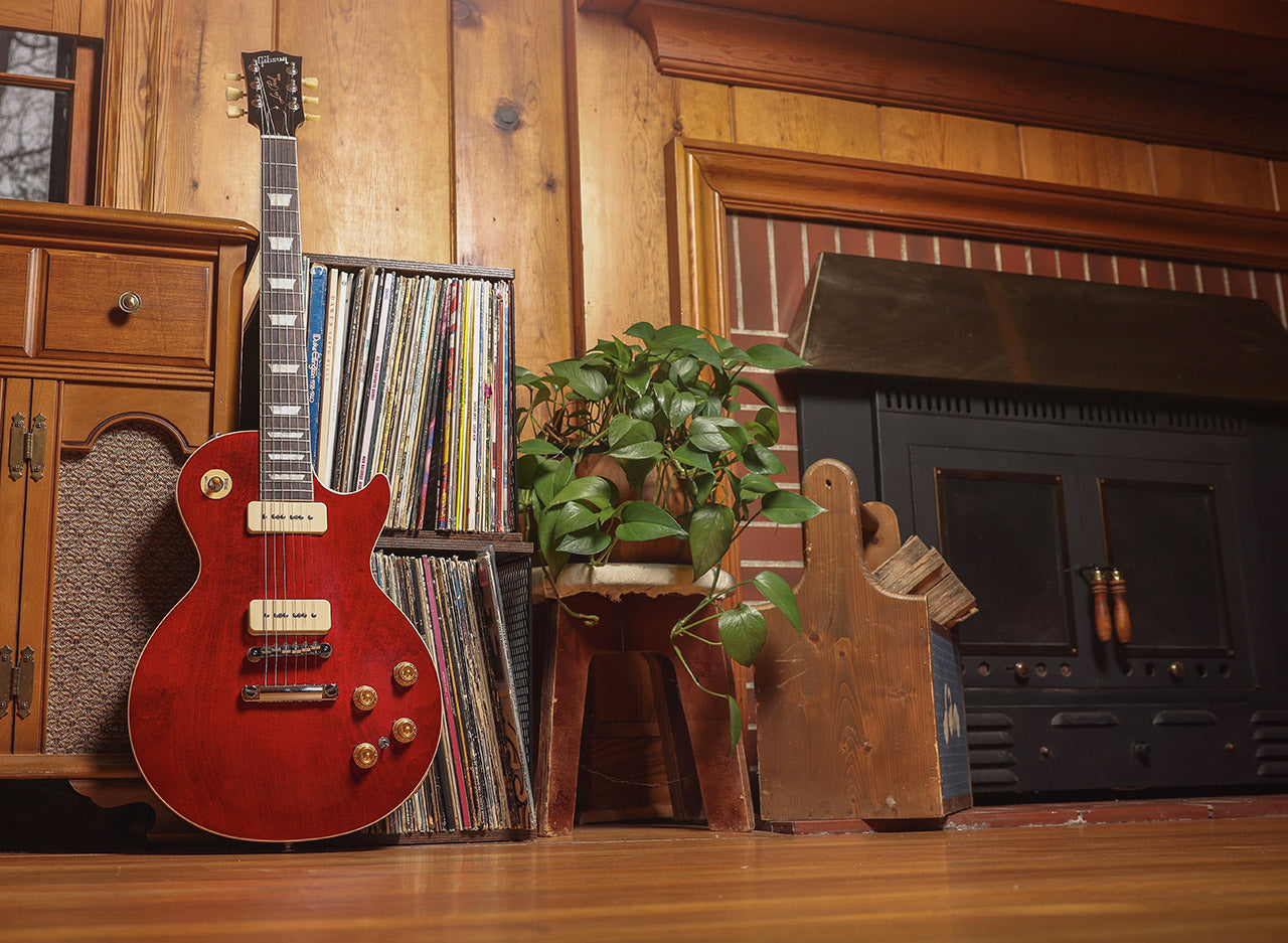 The Gibson Warren Haynes Les Paul Standard arrives with onboard 15 dB boost and hum-free P-90s ...